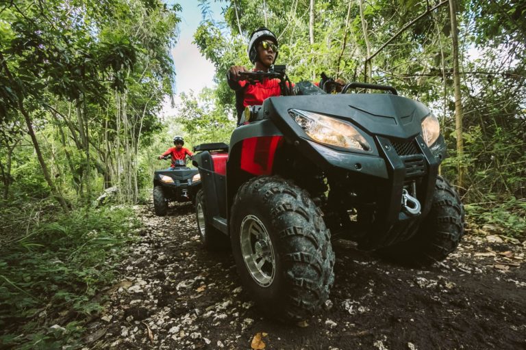 Amaya View in CDO: Infinity Pool, Hobbit Houses, Paragliding + more ...