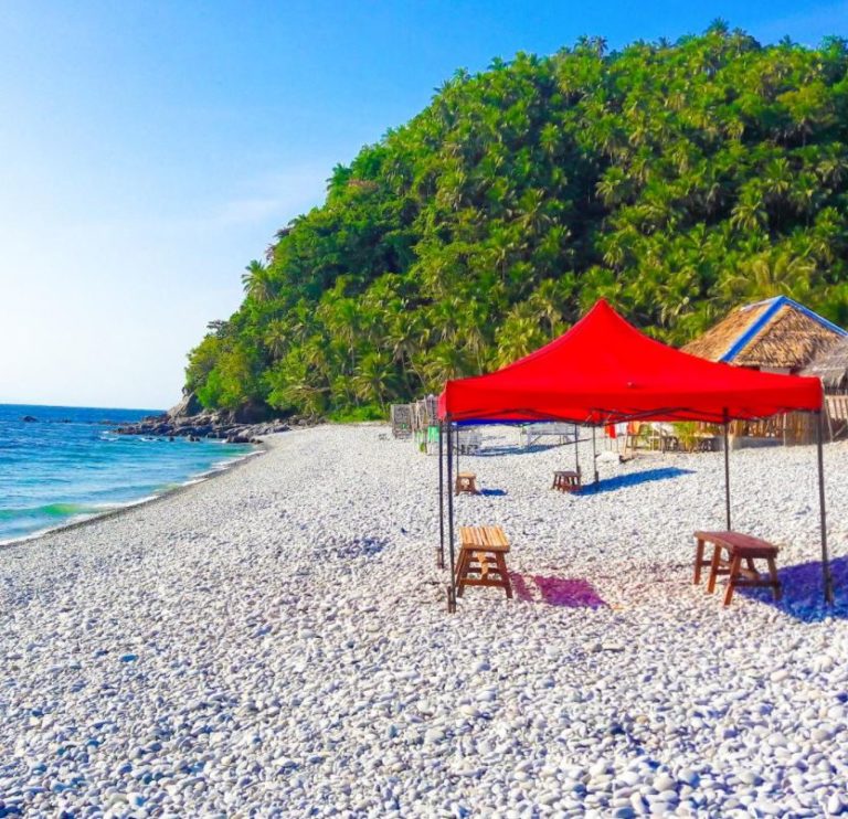 Mabua Pebble Beach in Surigao City: Pebble-lined shoreline, Cabanas ...