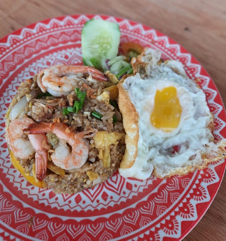 Don’t Miss the Bus: Experience dining in a bus at Cafe Naka - VisMin.ph