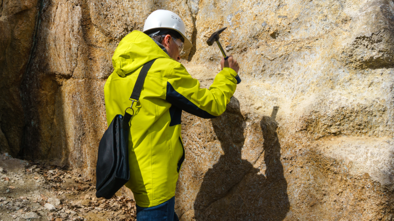 Top 10 Highest Paying Jobs In the Philippine, According to PSA - VisMin.ph